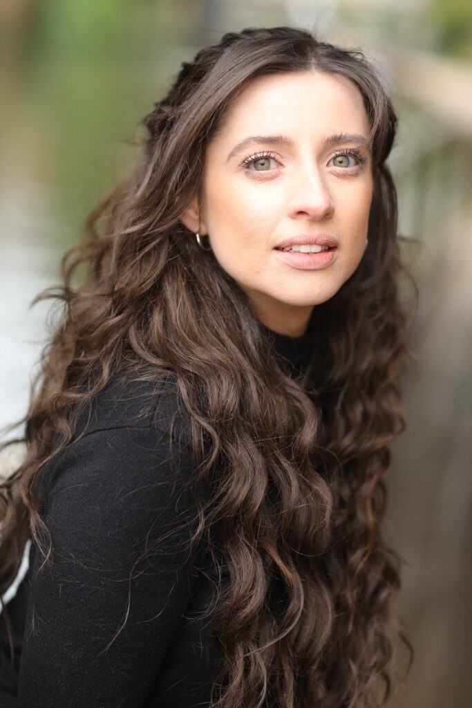 Theatrau Sir Gâr yn cyhoeddi cast Golygfeydd o’r Pla Du ...